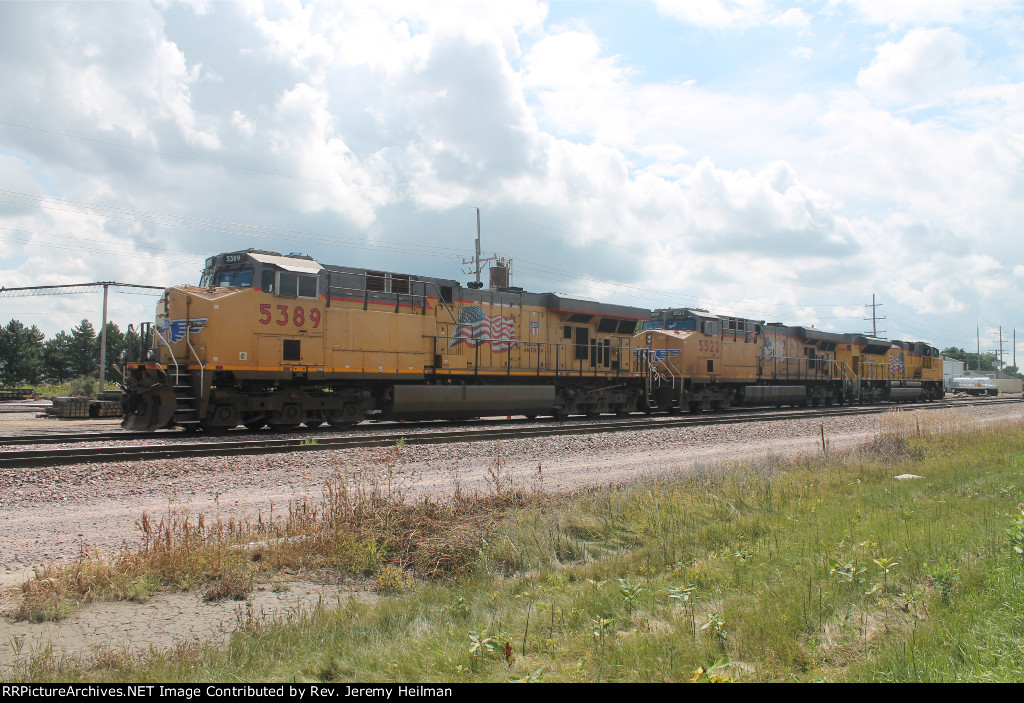 UP 5389 & others (1)